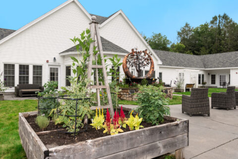 Amenities & Services | Benchmark Senior Living